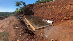 Construcción del nuevo puente sobre el río Monday avanza en su ...